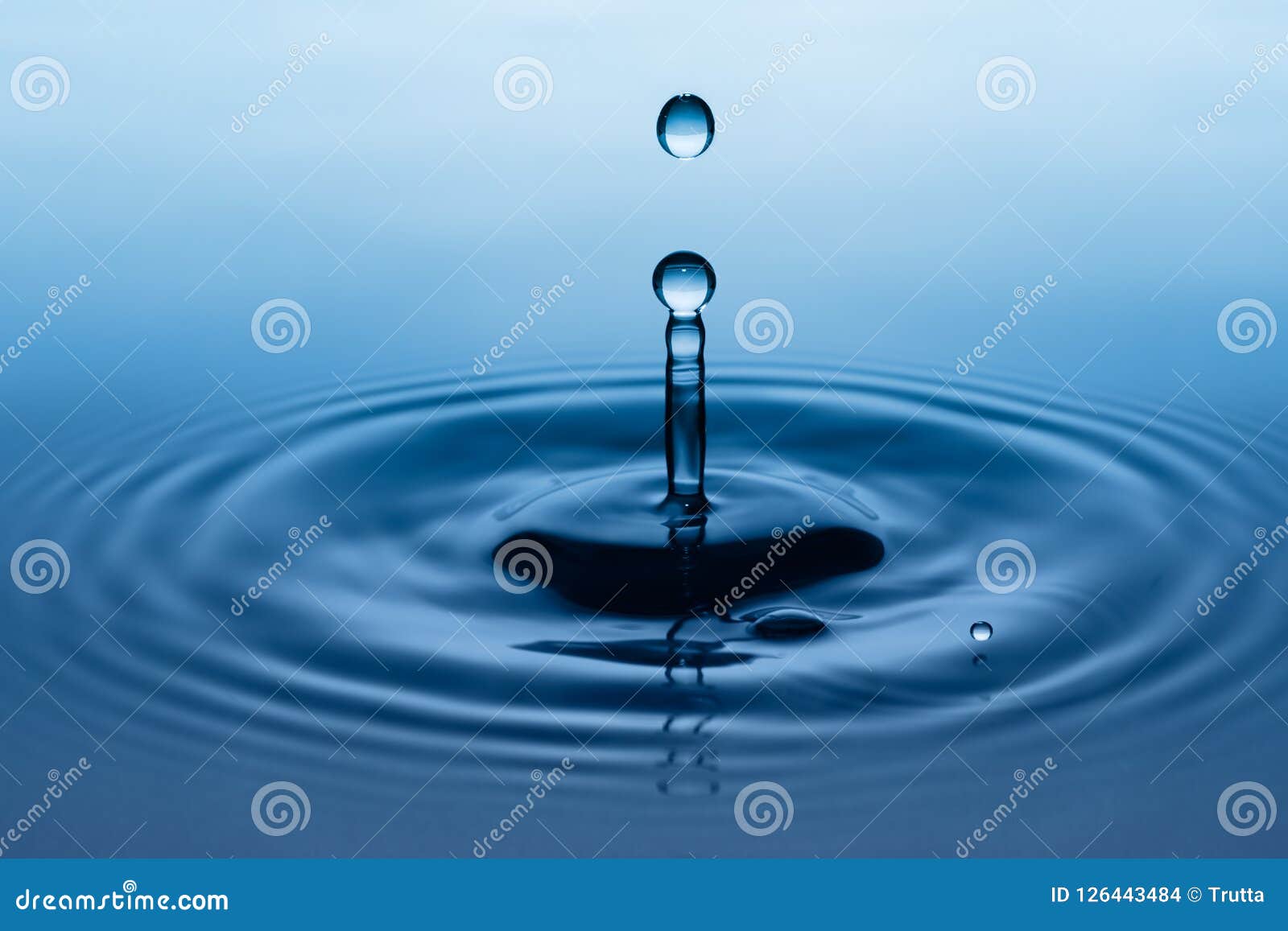 Falling drops of water stock photo. Image of shape, light - 126443484