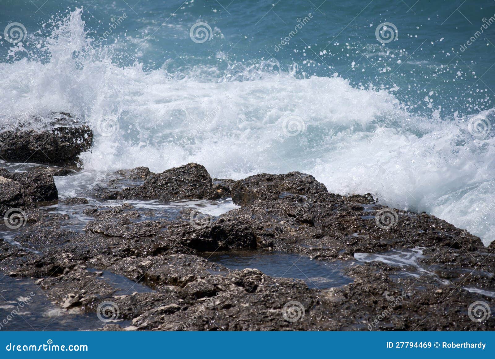 Splash on the rocks stock image. Image of fresh, sunshine - 27794469