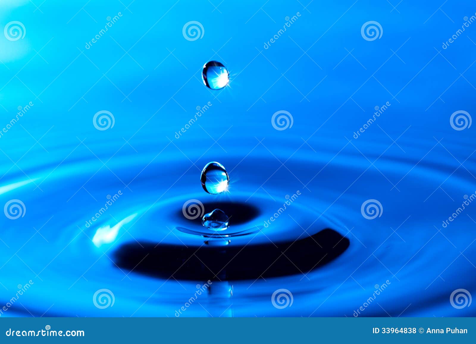 Splash of water crown stock photo. Image of abstract - 33964838