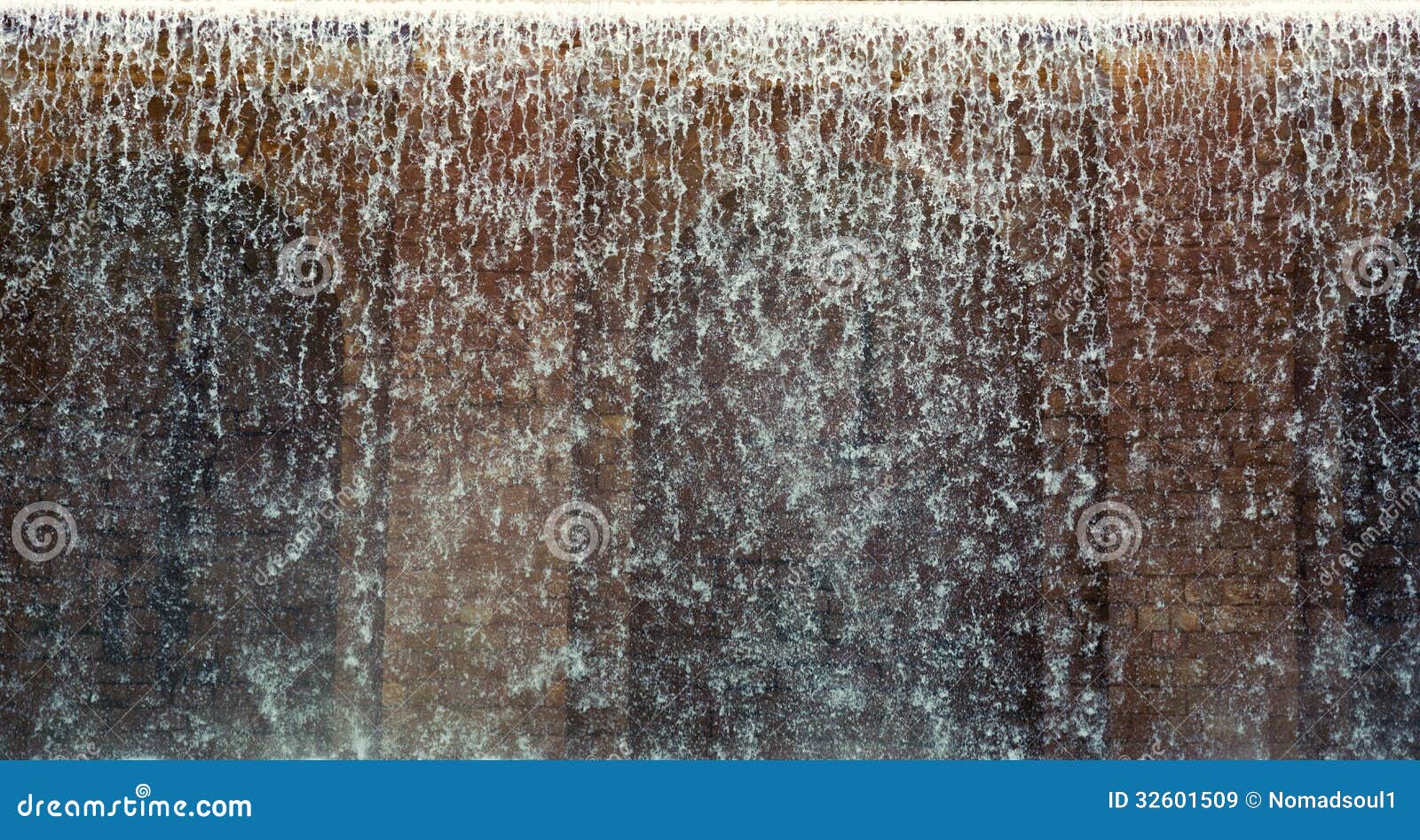 Splashes of falling water stock image. Image of wave - 32601509