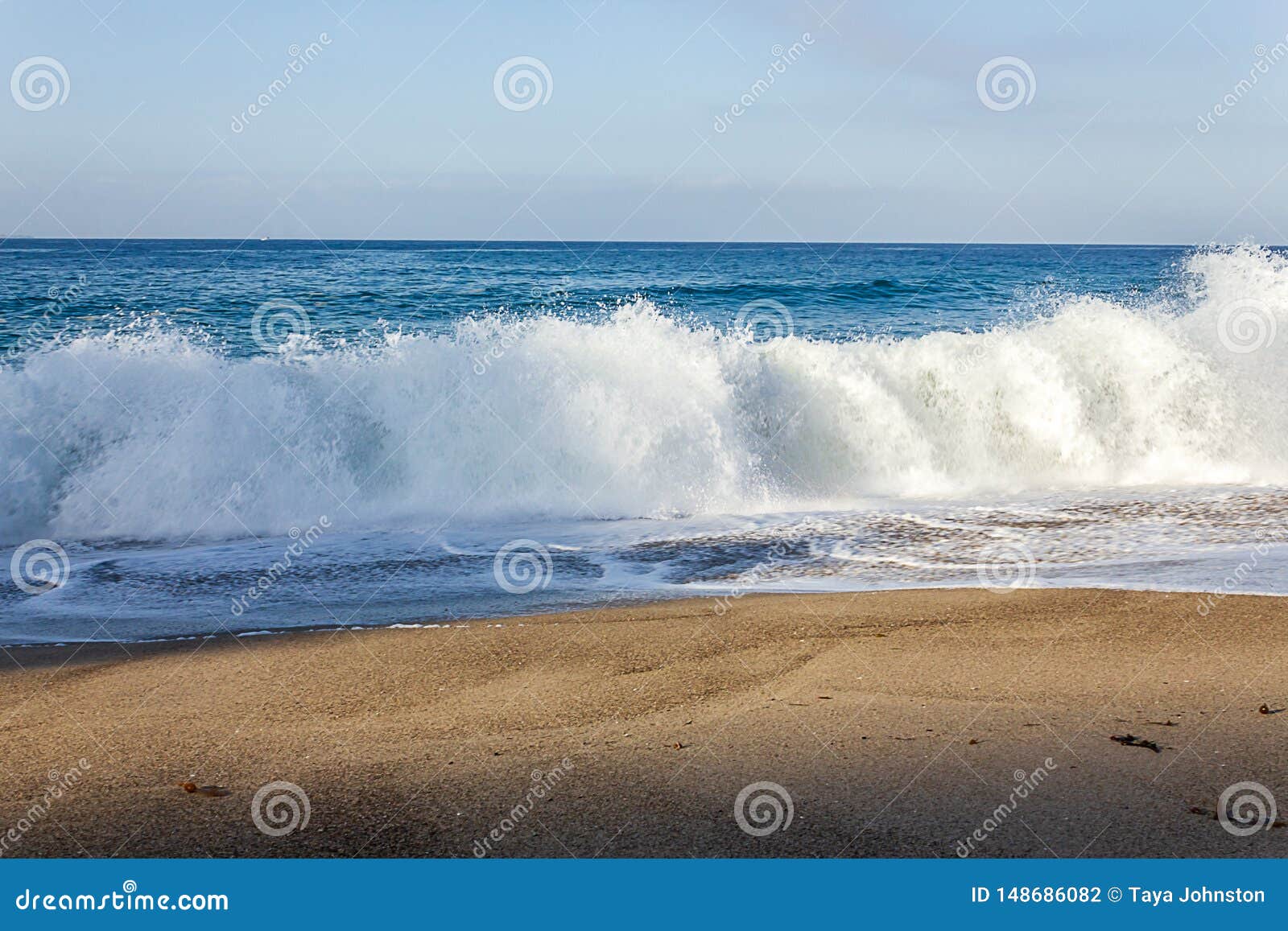Splashing Breaking Foaming Wave on Sandy Beach with Backwash Stock ...