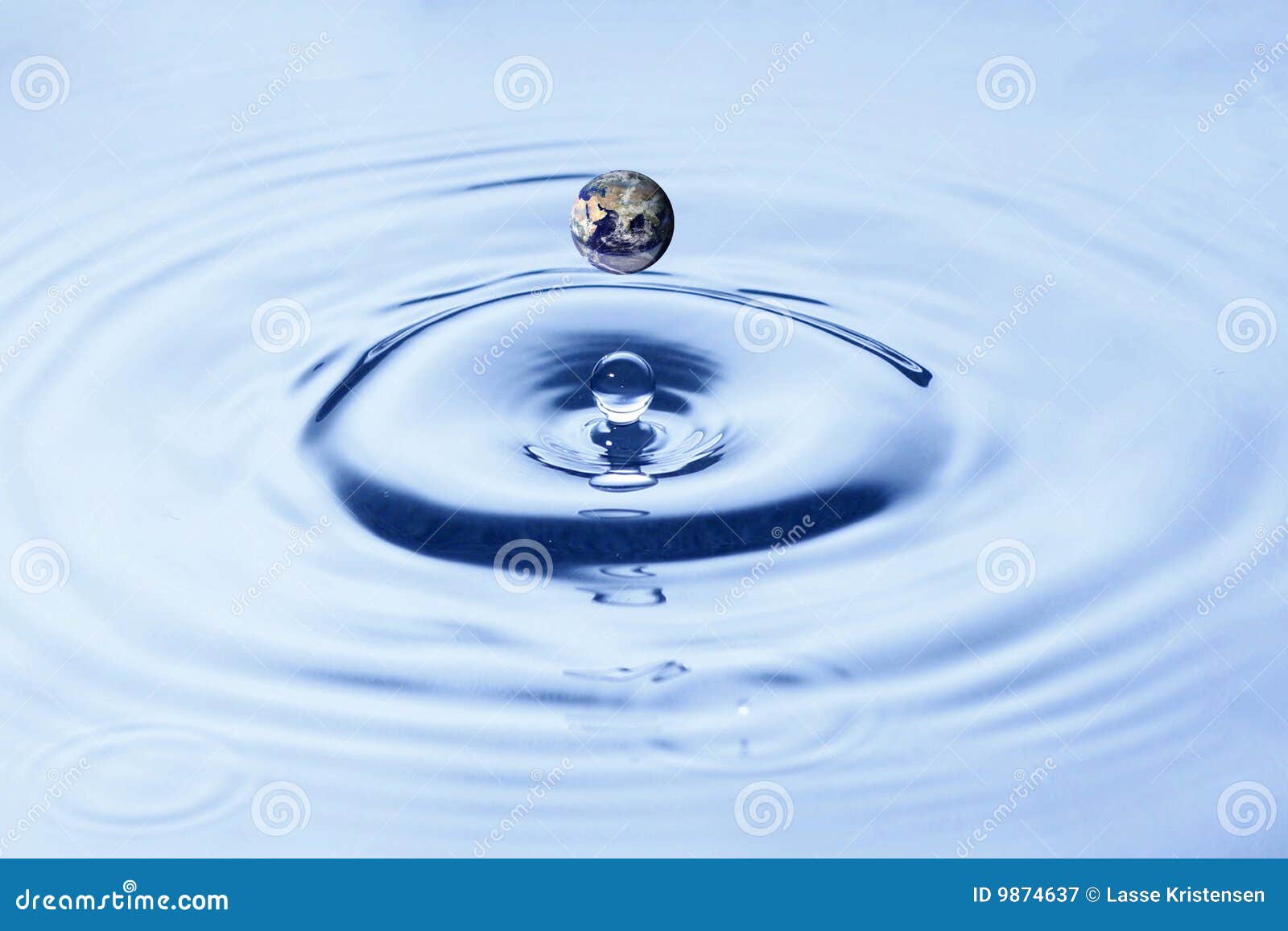 Splashing water droplets stock image. Image of ripples - 9874637