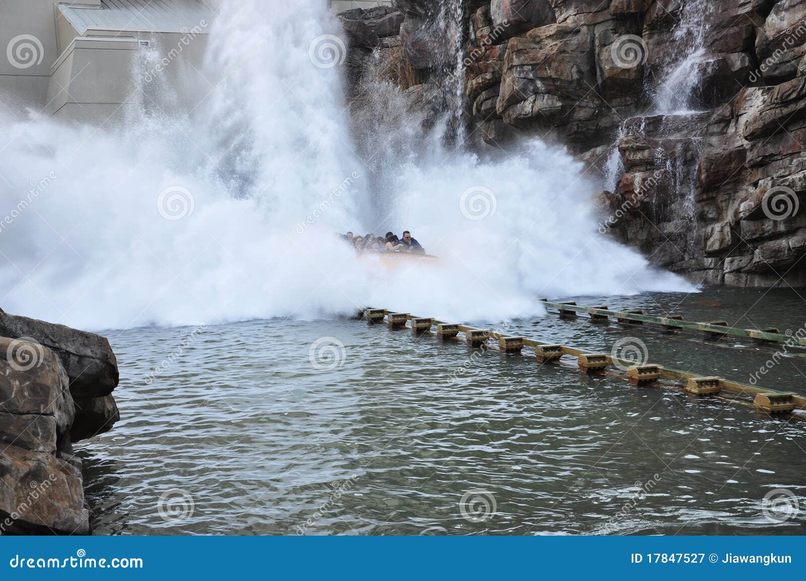 Splashing Water Ride at Theme Park Editorial Photography - Image of ...