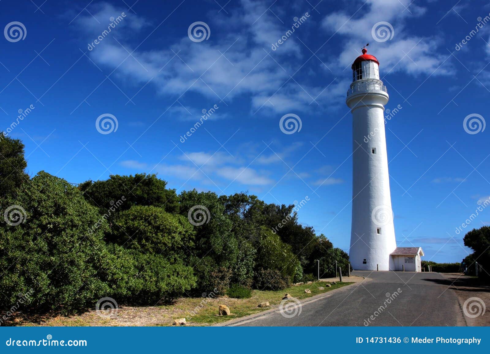 The Split Point Lighthouse stock photo. Image of building - 14731436