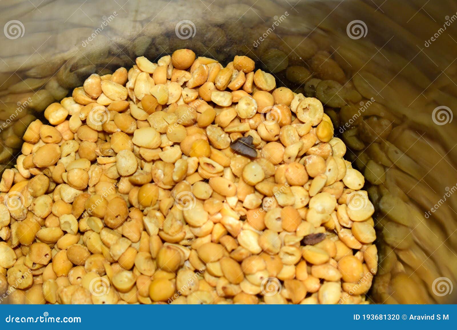 Split Pulses in Huge Number Kept in a Bottle Which Gives the Reflection ...