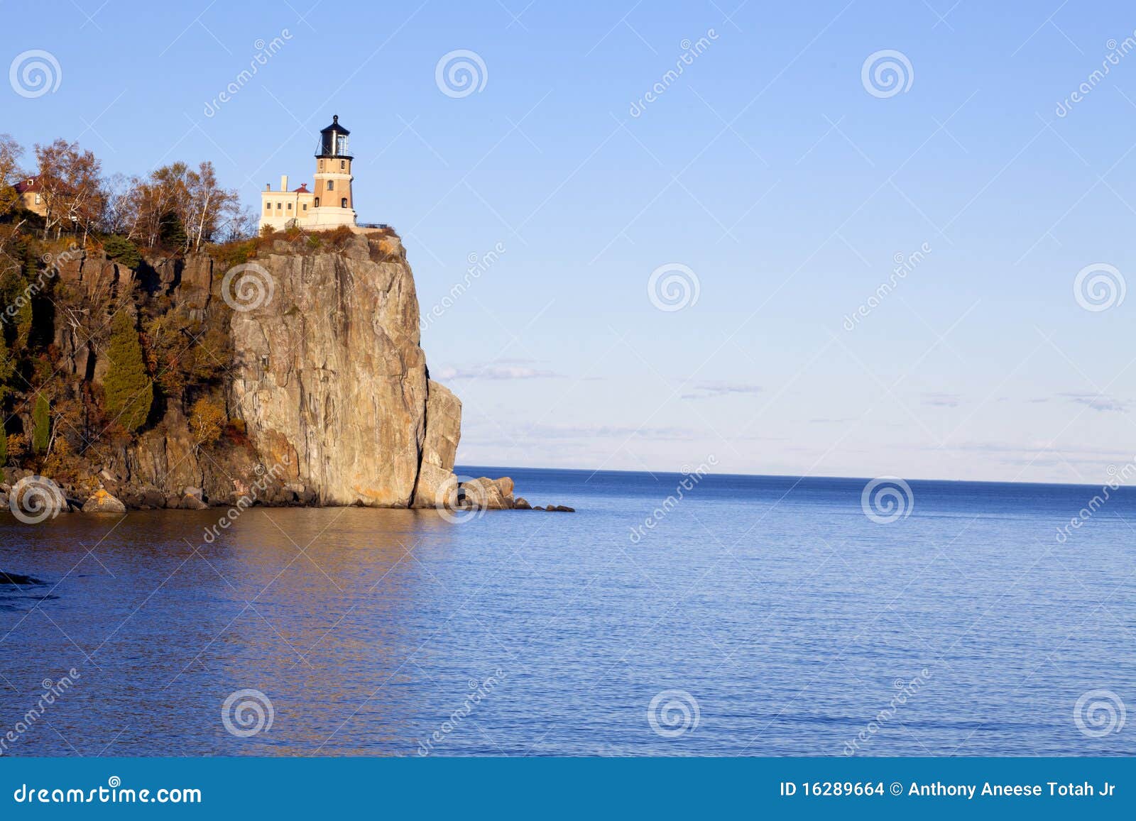 Split Rock Lighthouse Stock Photo | CartoonDealer.com #147347568