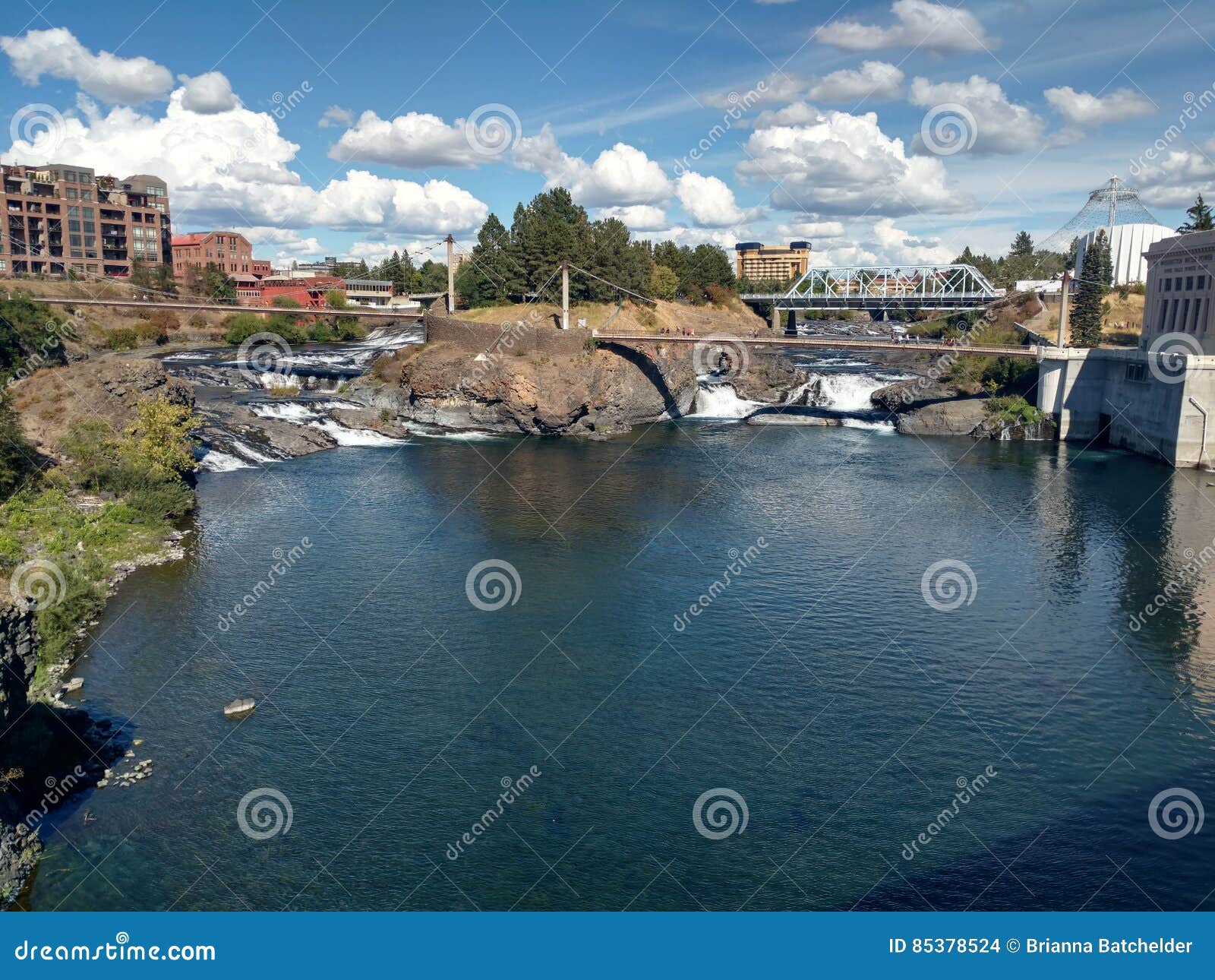 Spokane editorial stock image. Image of summer, river - 85378524