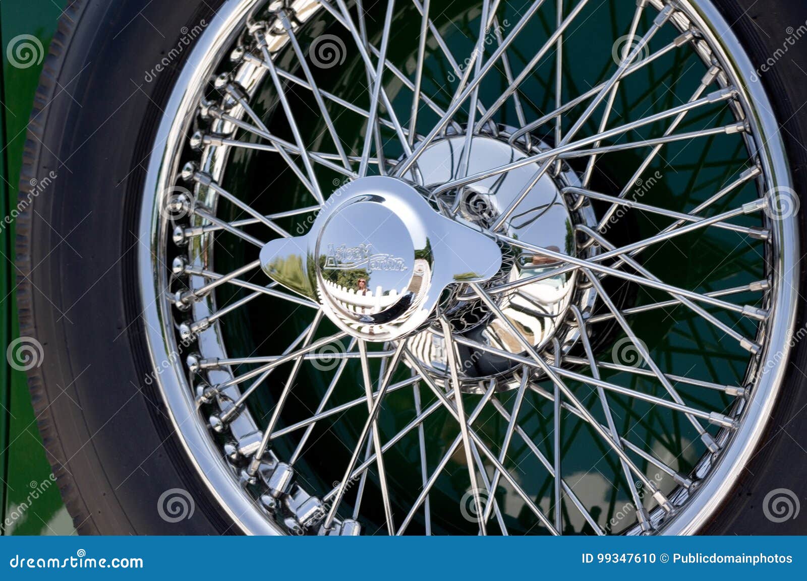 Spoke, Motor Vehicle, Wheel, Rim Picture. Image: 99347610