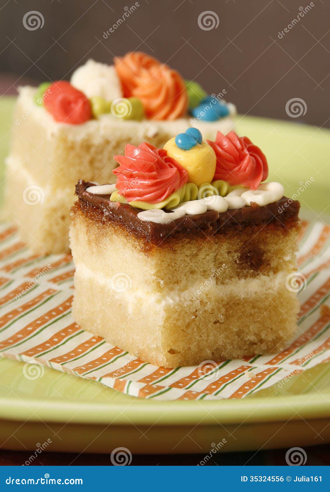 Sponge cake with cream stock photo. Image of sugar, sweet - 35324556