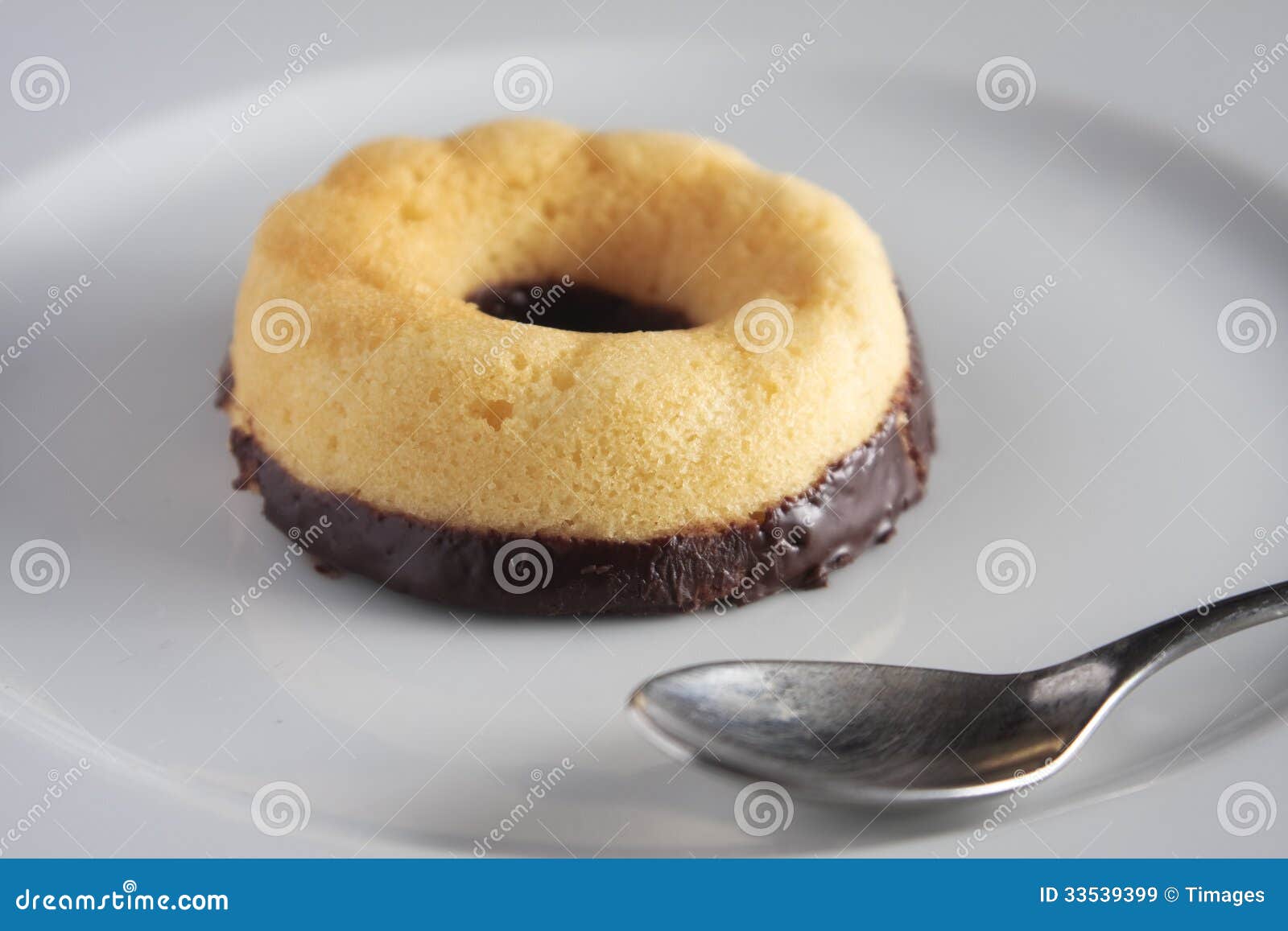 Sponge cake ring stock image. Image of dishes, pudding - 33539399