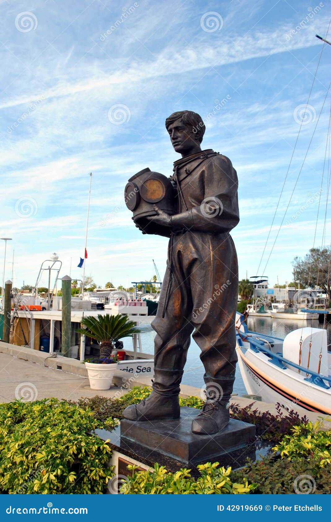 Sponge Diver Memorial Statue Editorial Image | CartoonDealer.com #56330012