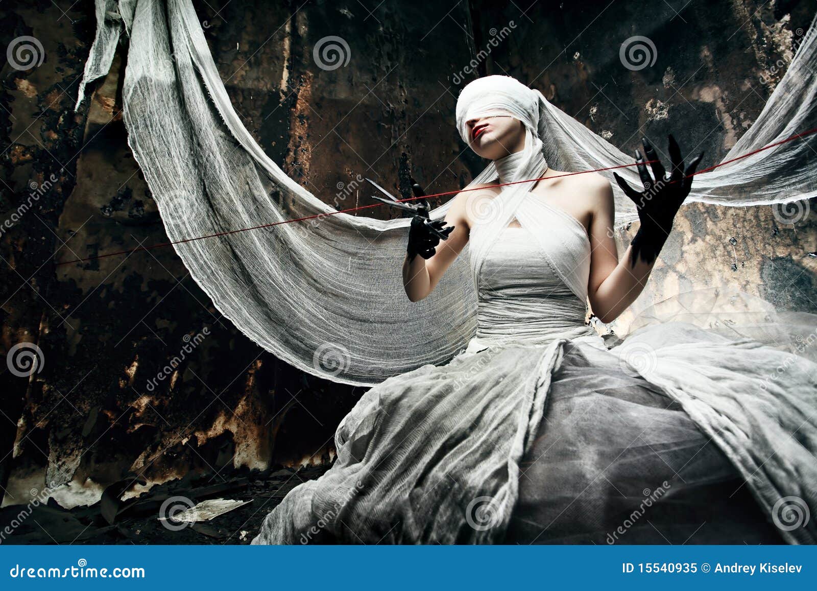 Spook stock afbeelding. Image of spook, dood, kleren - 15540935