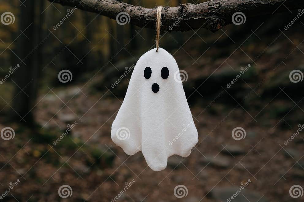 Spooky Ghost Hanging from Tree Branch Stock Illustration - Illustration ...