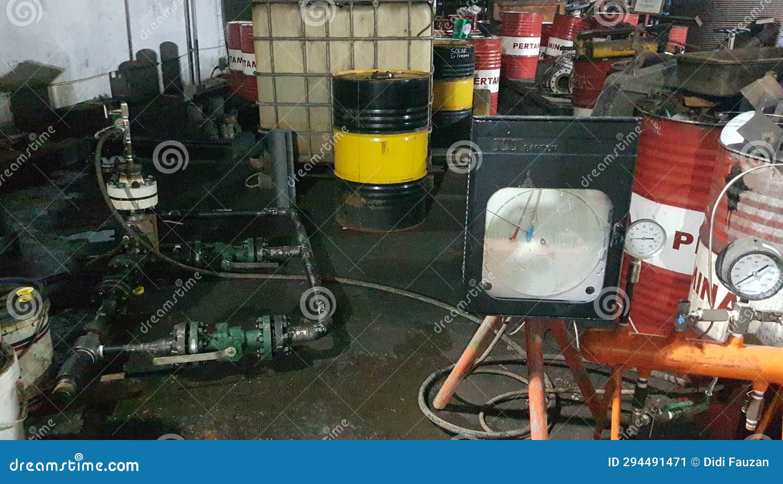 Spool Pipes Starting Hydrostatic Test Editorial Photo - Image of pipes ...