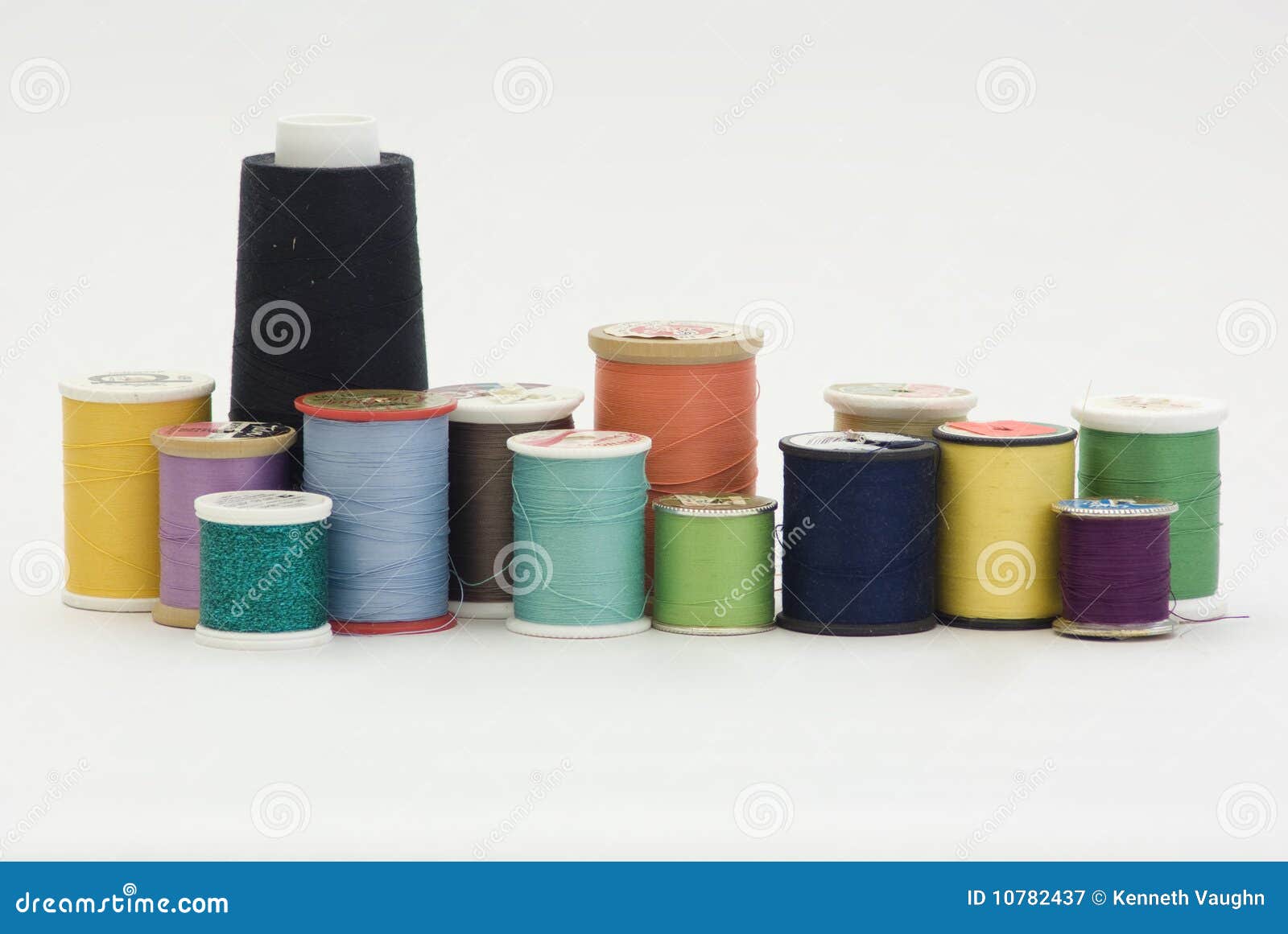 Spools of sewing threads stock image. Image of fiber - 10782437