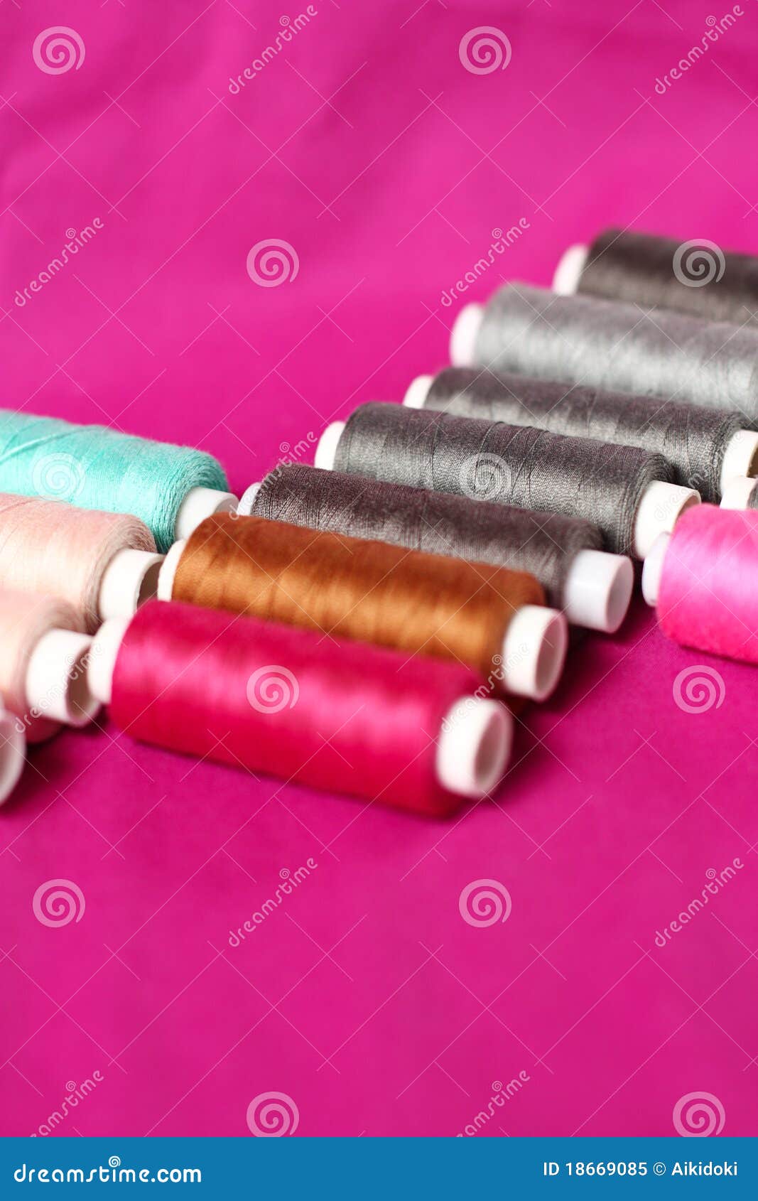 Spools of sewing threads stock image. Image of colorful - 18669085