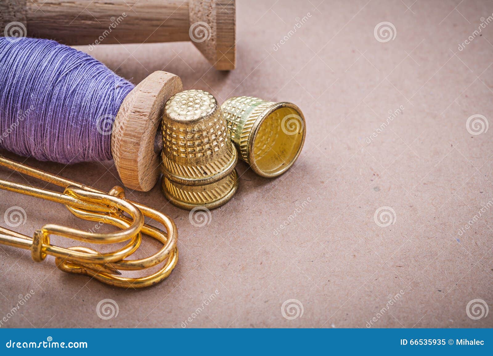 Spools of Sewing Threads Thimbles Safety Pins on Vintage Backgro Stock ...