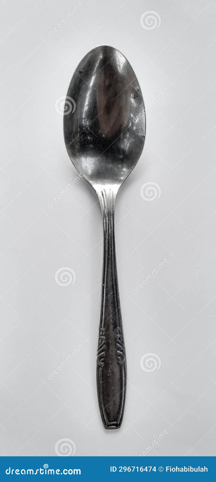 A Spoon is an Eating Utensil that Has an Oval or Oval-shaped Depression ...