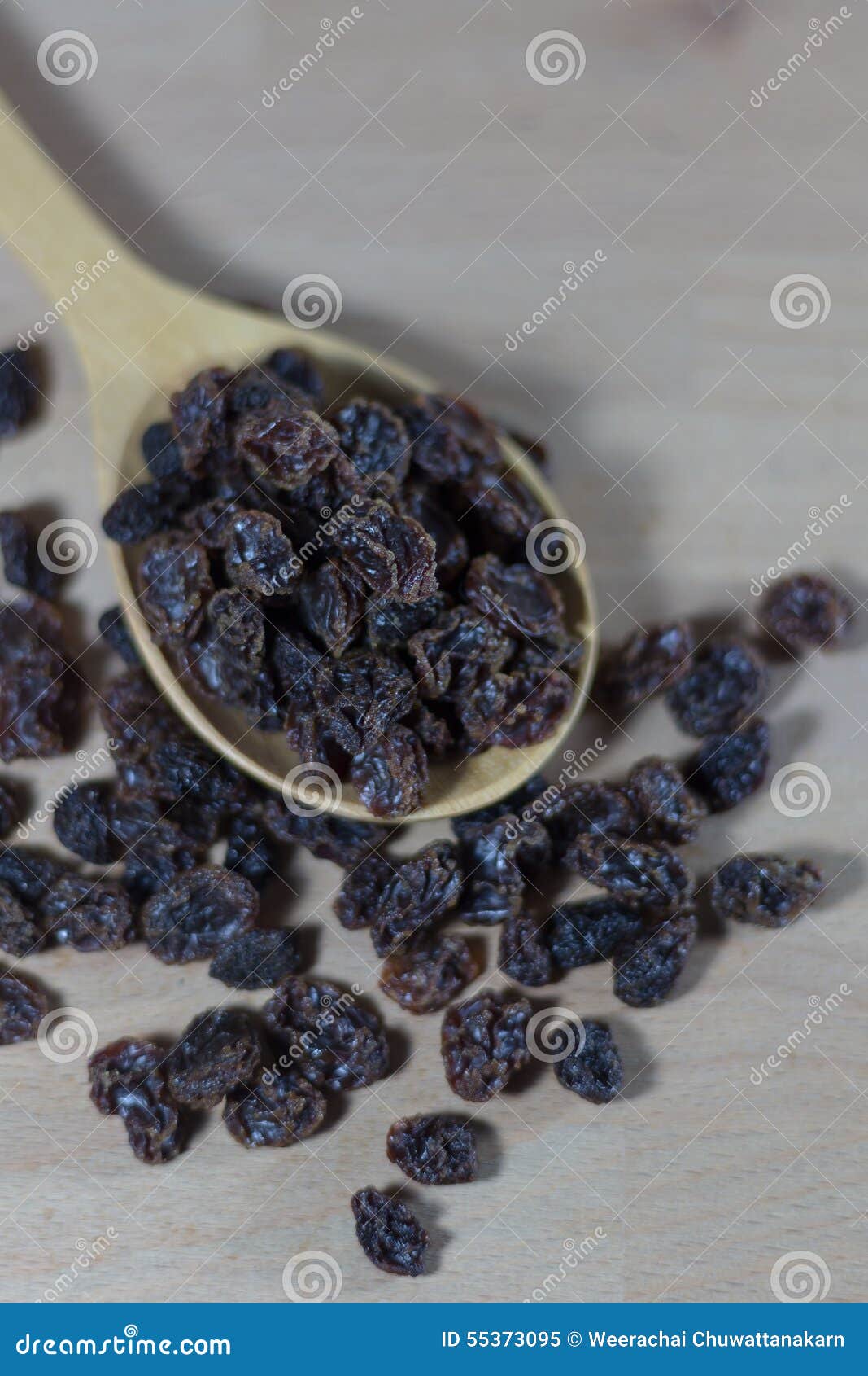 A spoon of raisin stock image. Image of nature, food - 55373095