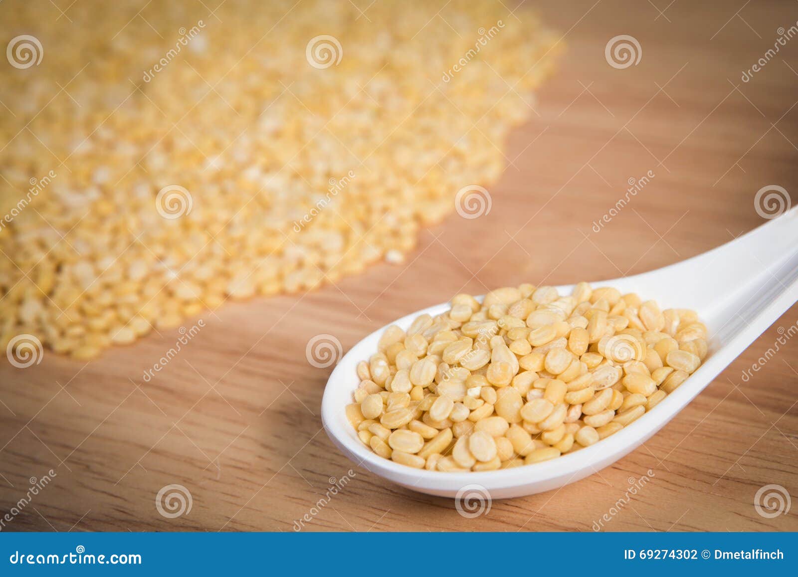 Spoon of yellow beans seed stock photo. Image of protein - 69274302
