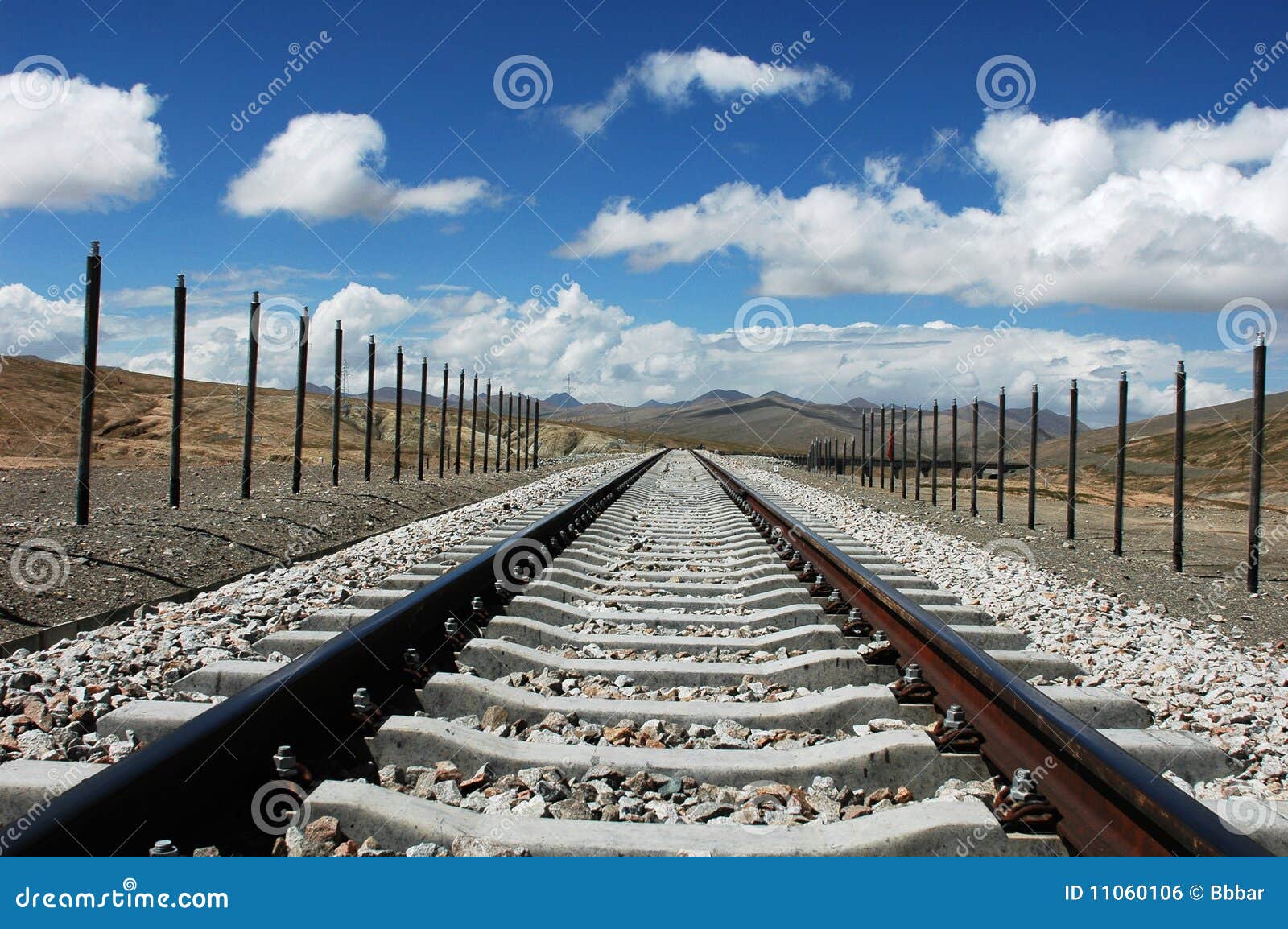 Spoorweg stock foto. Image of spoor, hemel, hemelen, parallel - 11060106