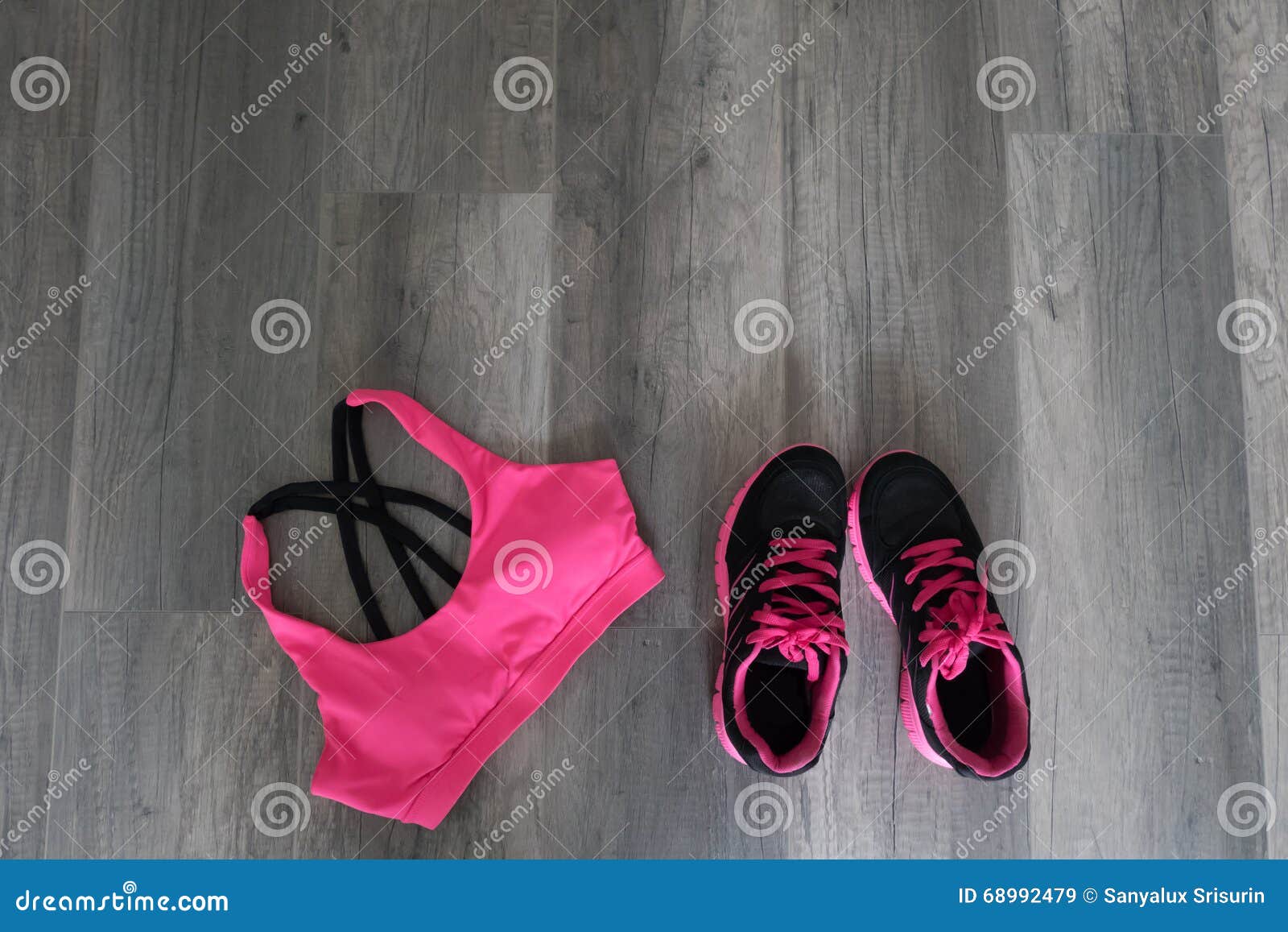 Sport bra and shoes stock image. Image of bodybuilding - 68992479