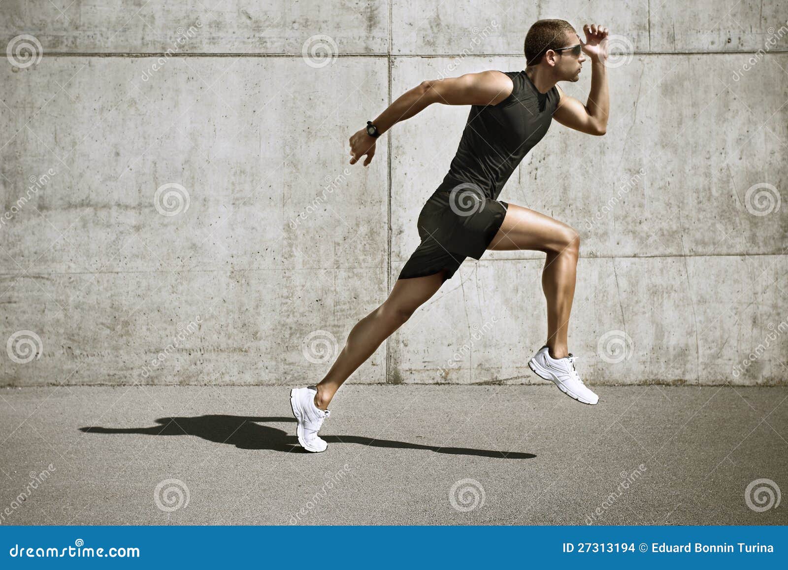 Sport man starting running stock photo. Image of runner - 27313194