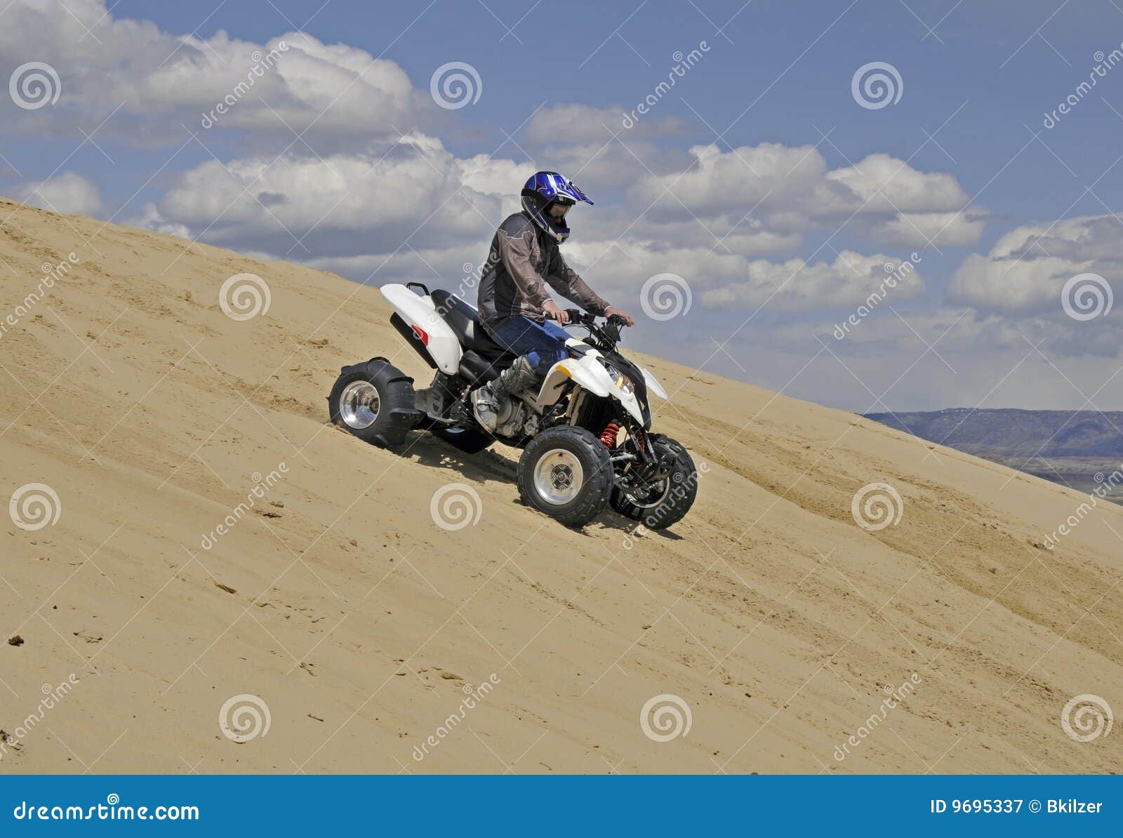 Sportquad Downhill Sand Mountain Stock Image - Image of sand, dust: 9695337