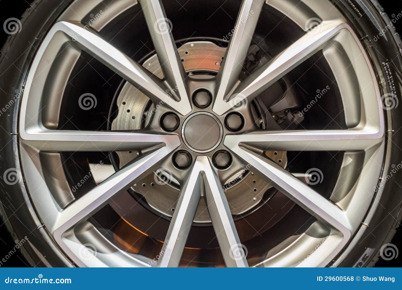 Sports car hub stock photo. Image of aluminium, alloy - 29600568
