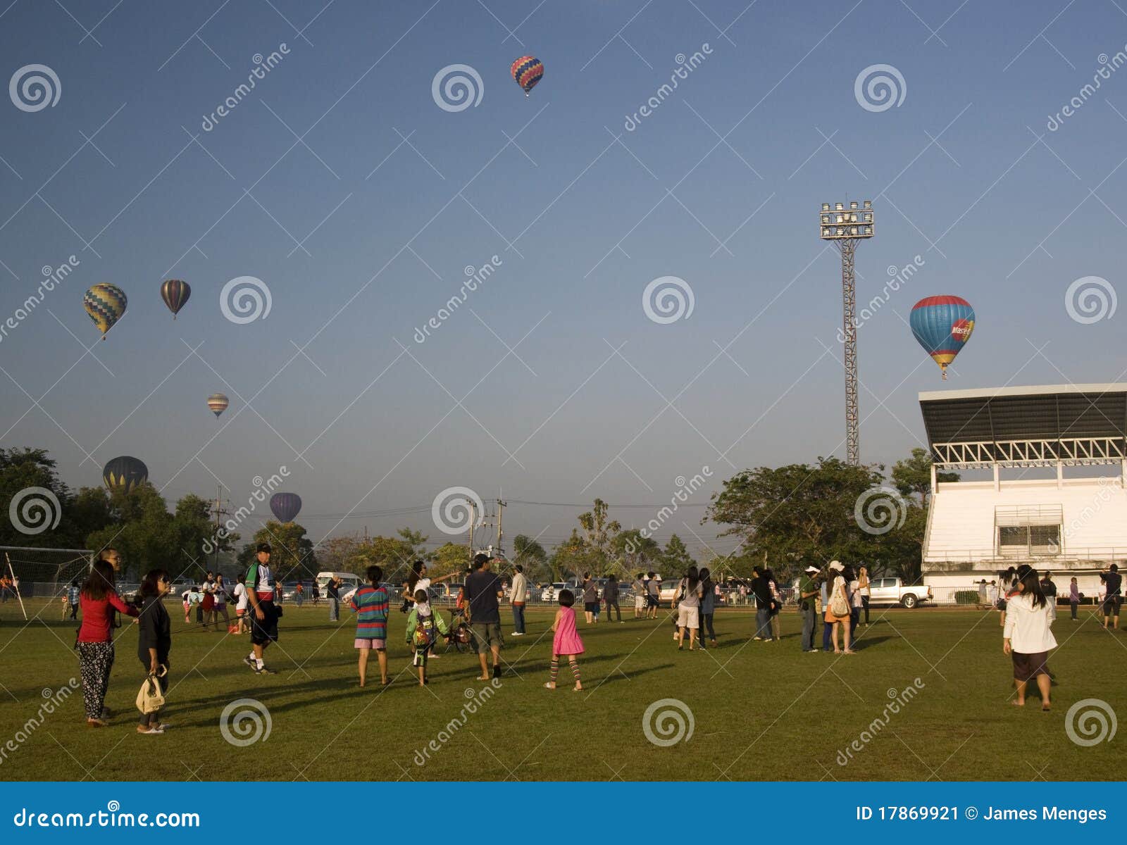 Sports Stadium Balloon Launch Editorial Photo - Image of multi, fuel ...