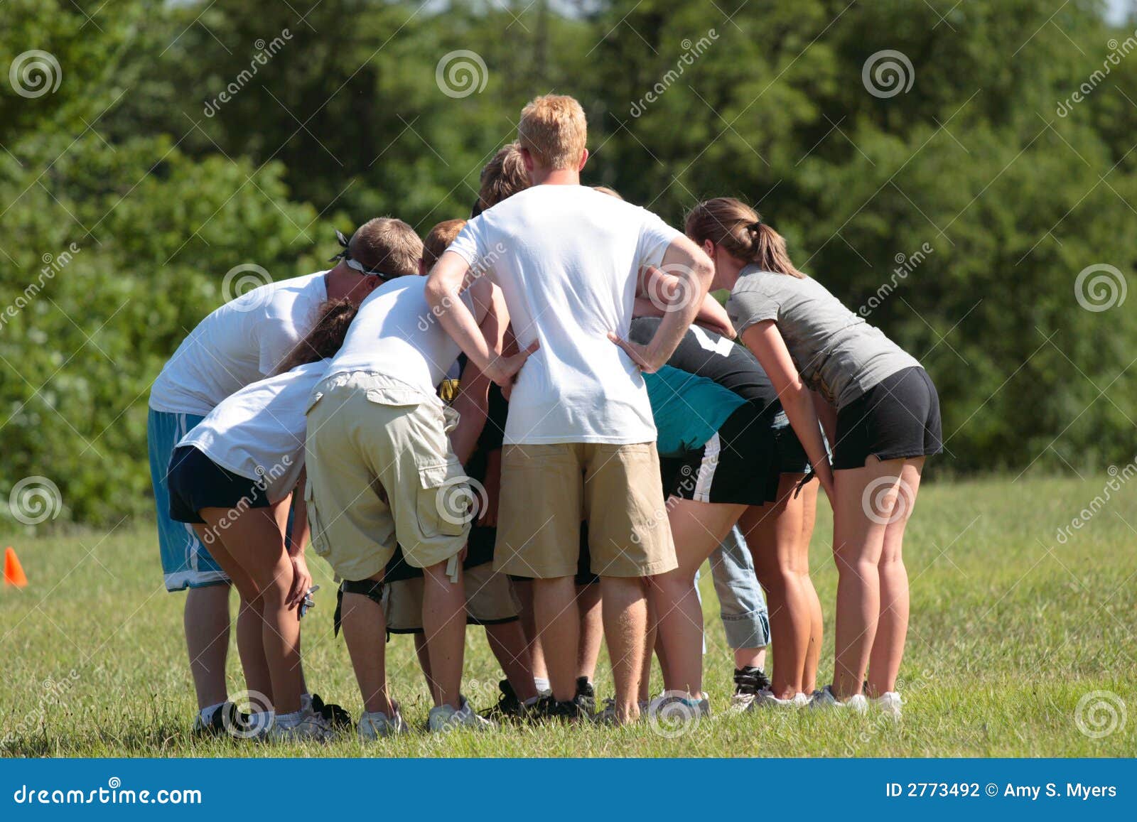 Sports Team Huddle 2 editorial photography. Image of loose - 2773492