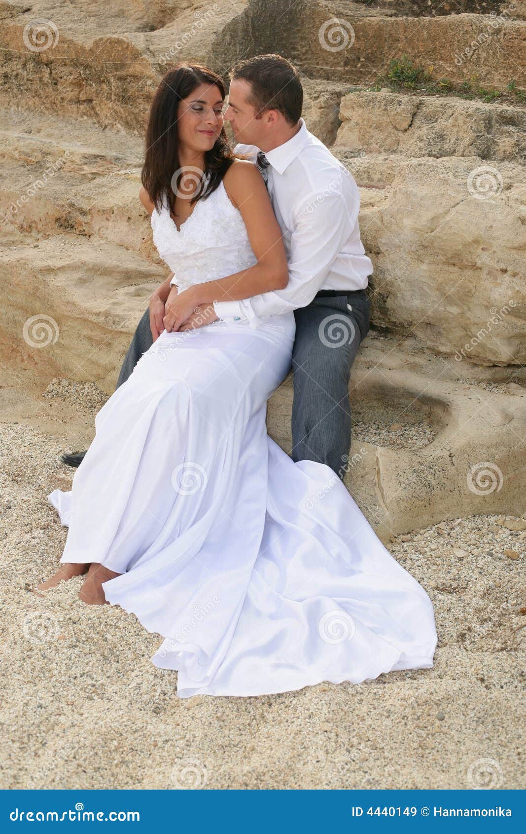 Sposato Appena - Sposa E Sposo Sorridenti Immagine Stock - Immagine di ...