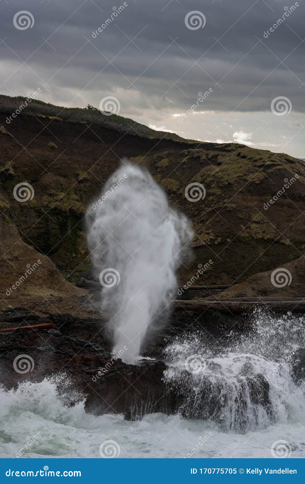 Spouting Horn on Oregon Coast Stock Image - Image of moody, water ...