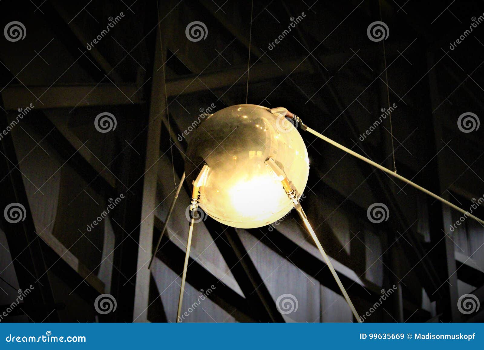 Spoutnik un image stock éditorial. Image du dayton, ohio - 99635669