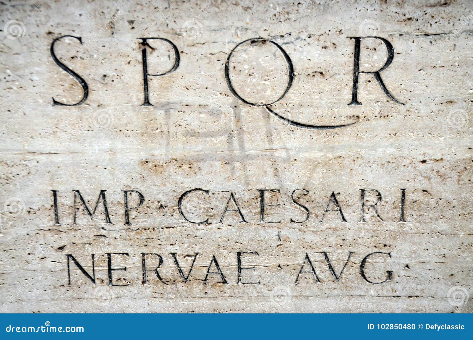 SPQR - TRAVESSO CAESARI - Senatus Populusque Romanus Foto de Stock ...