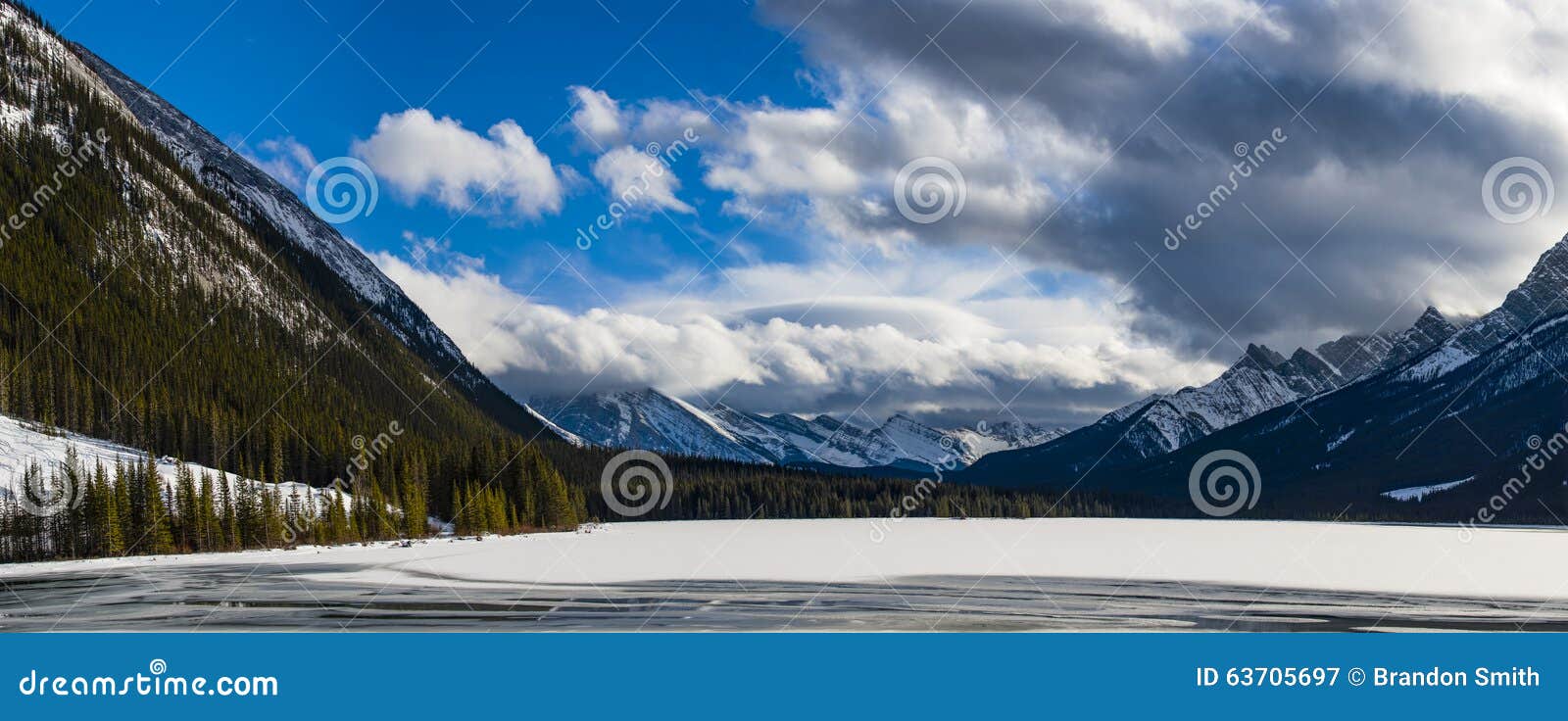 Spray lakes alberta stock image. Image of pine, canada - 63705697