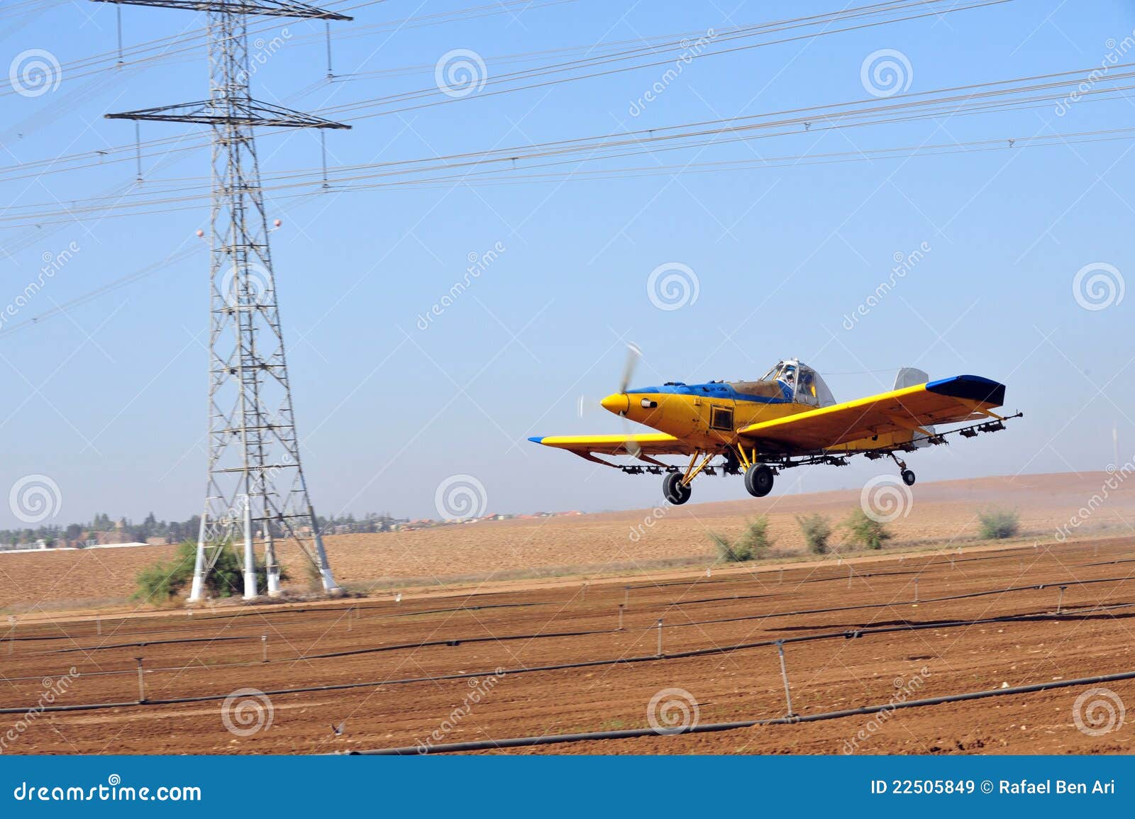 Spray Plane stock image. Image of middle, aviation, chemical - 22505849