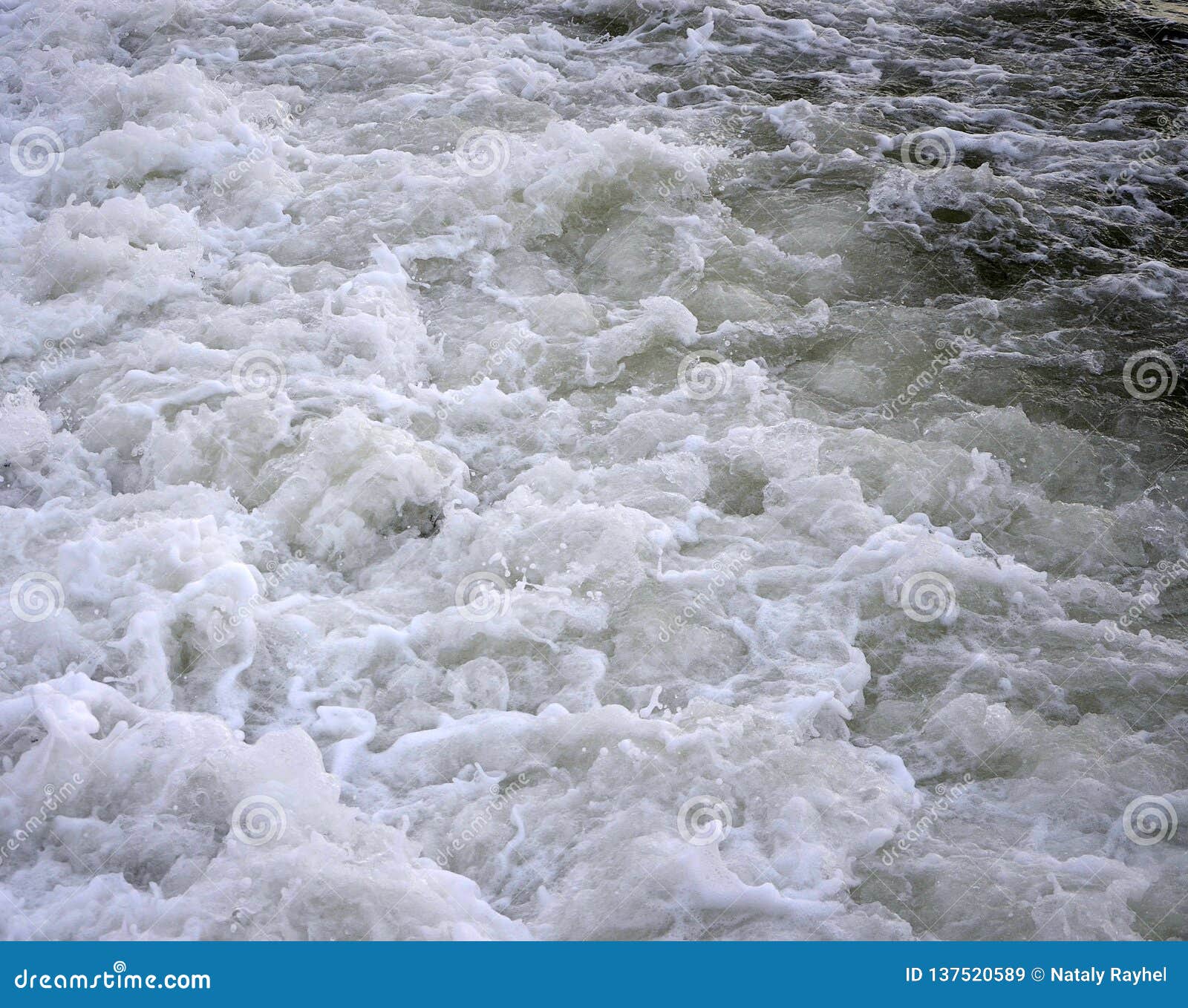 Spray of waves stock image. Image of dynamic, cool, abstract - 137520589