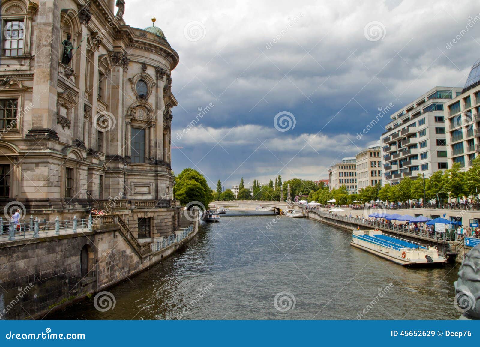 Spree River in Berlin,Germany Editorial Stock Image - Image of ...