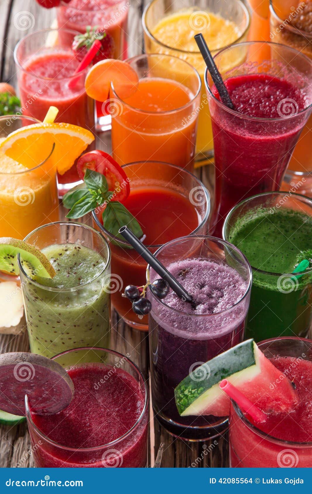 Spremuta Della Frutta Fresca Fotografia Stock - Immagine di freddo ...