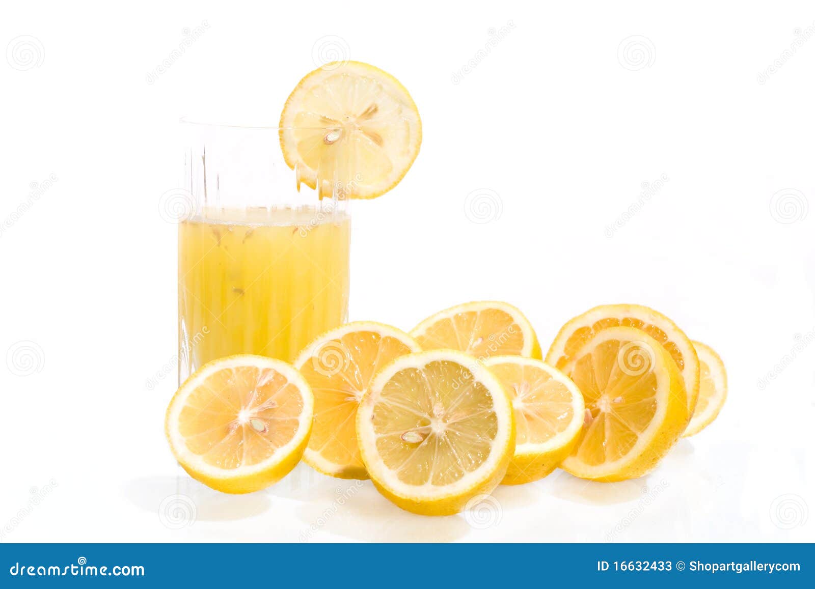 Spremuta di limone immagine stock. Immagine di fresco - 16632433