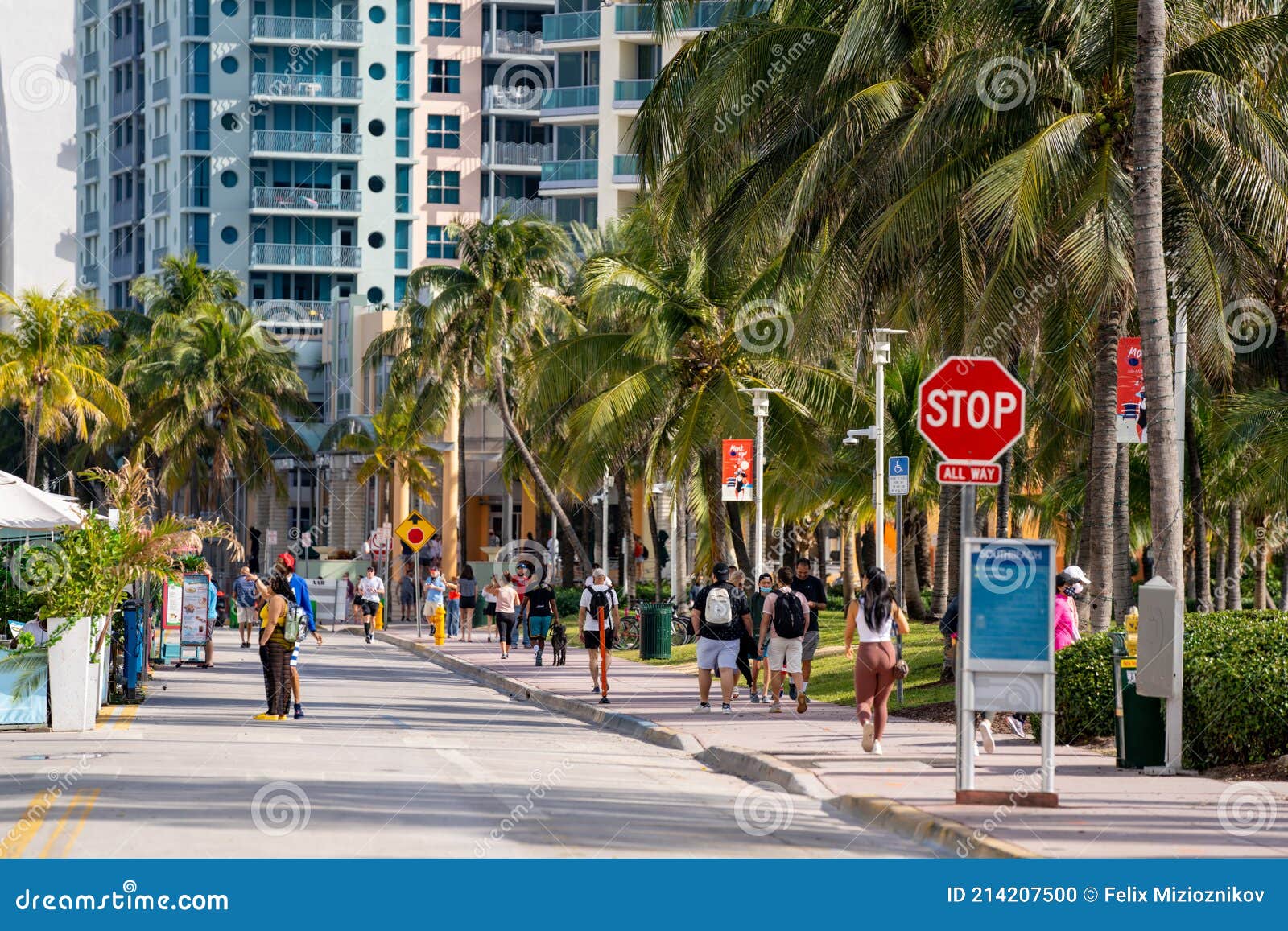 Spring Break Crowded Scene on Ocean Drive Miami Beach FL Editorial ...