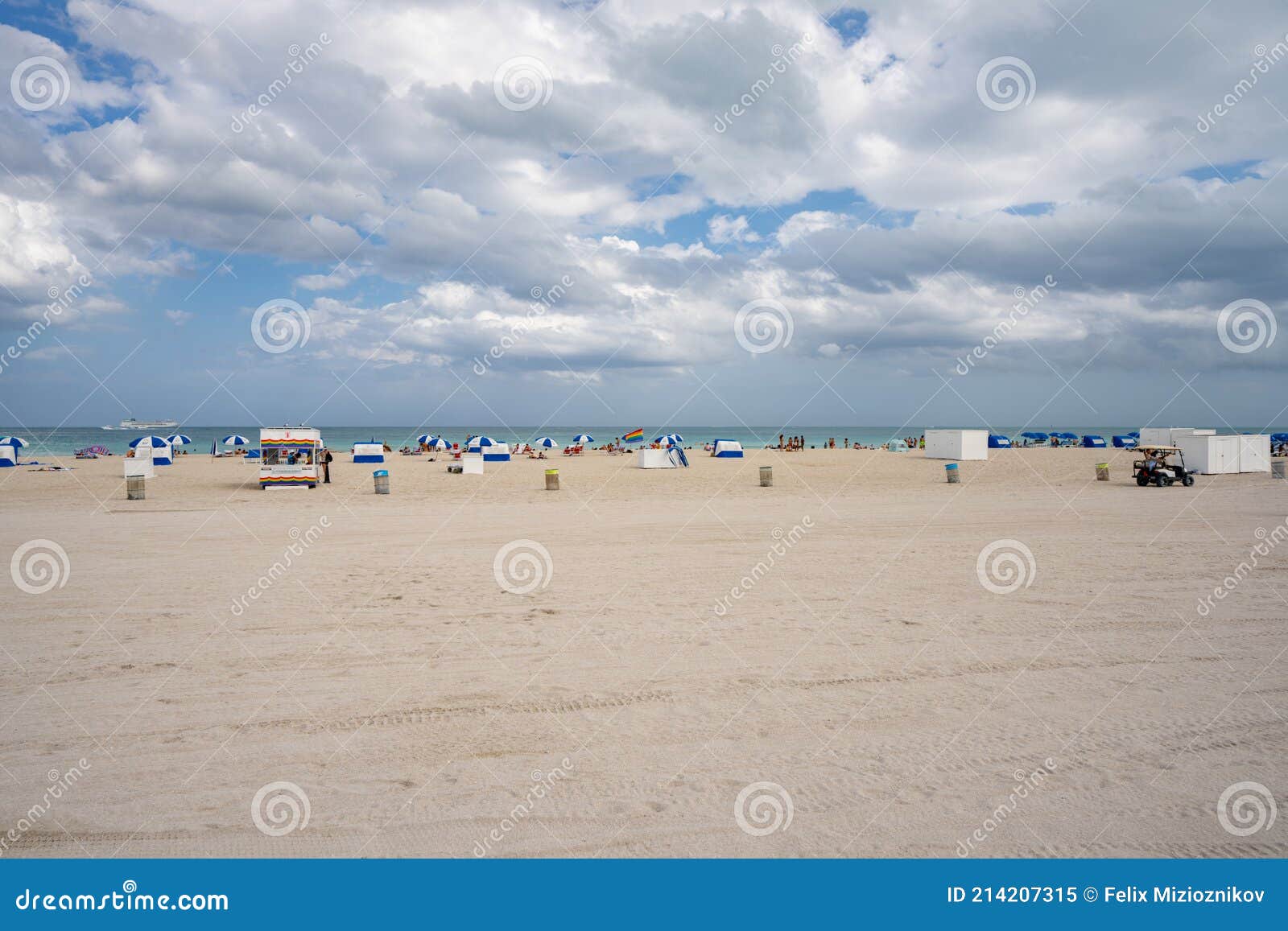 Spring Break Scene 2021 Miami Beach FL Editorial Image - Image of ...