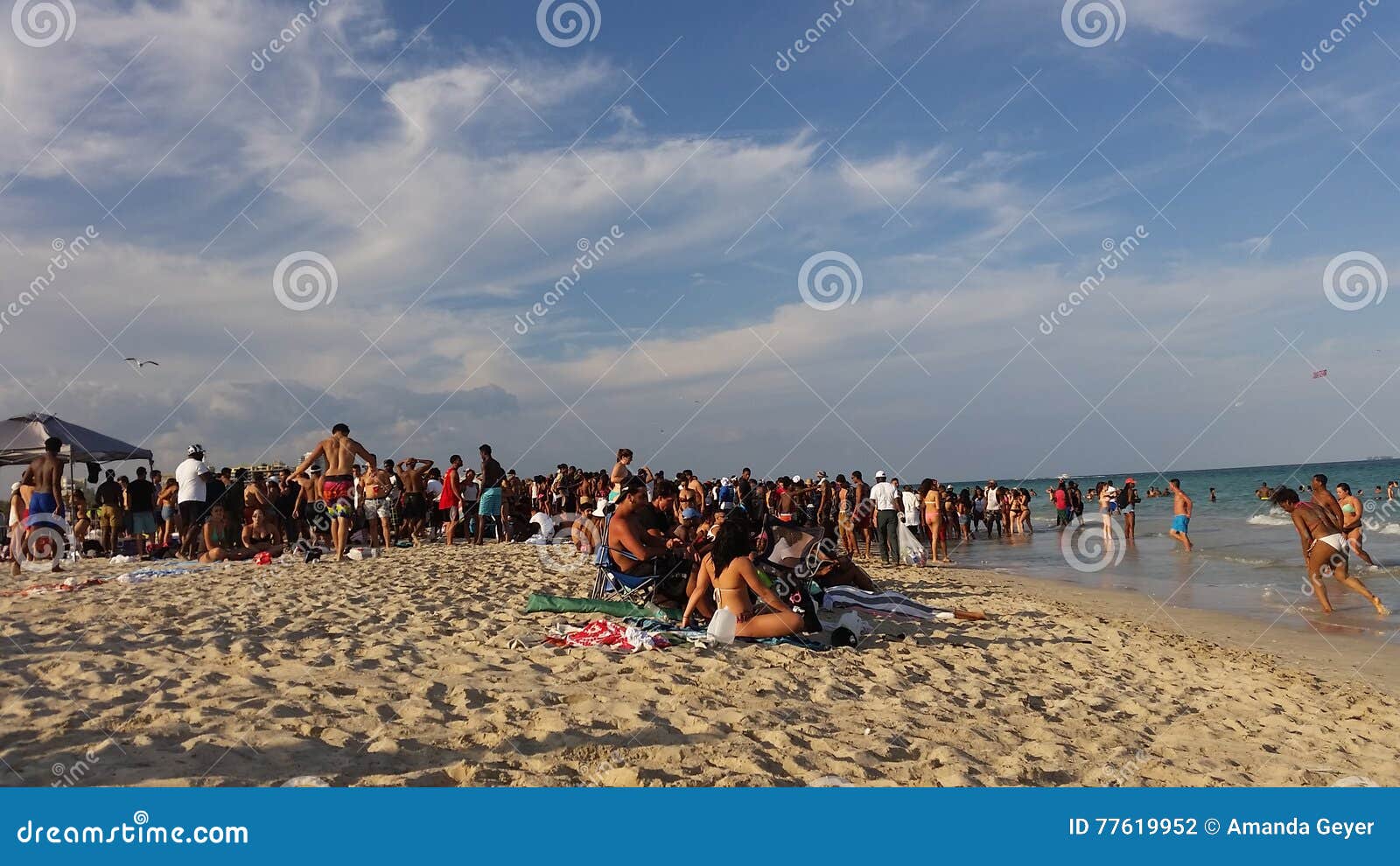 Spring Break 2016 editorial photography. Image of miami - 77619952