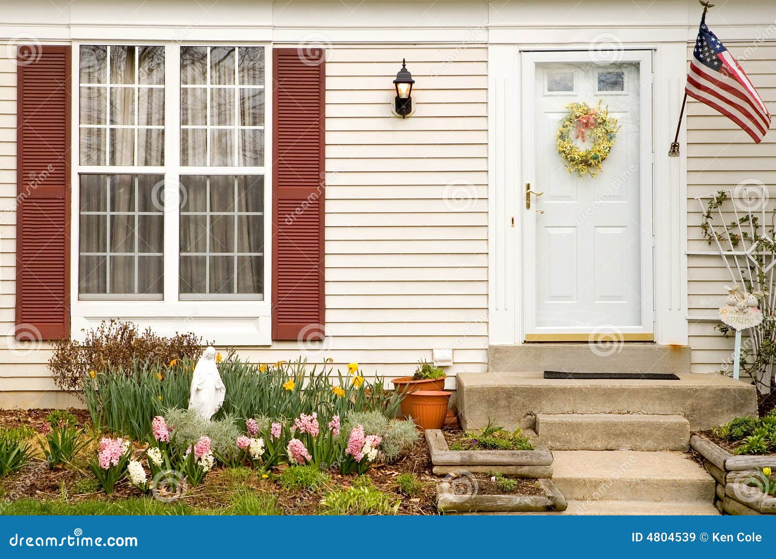 Spring home landscaping stock image. Image of flowers - 4804539