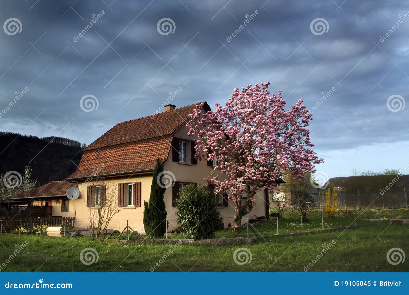 Spring house stock image. Image of arrangement, villa - 19105045