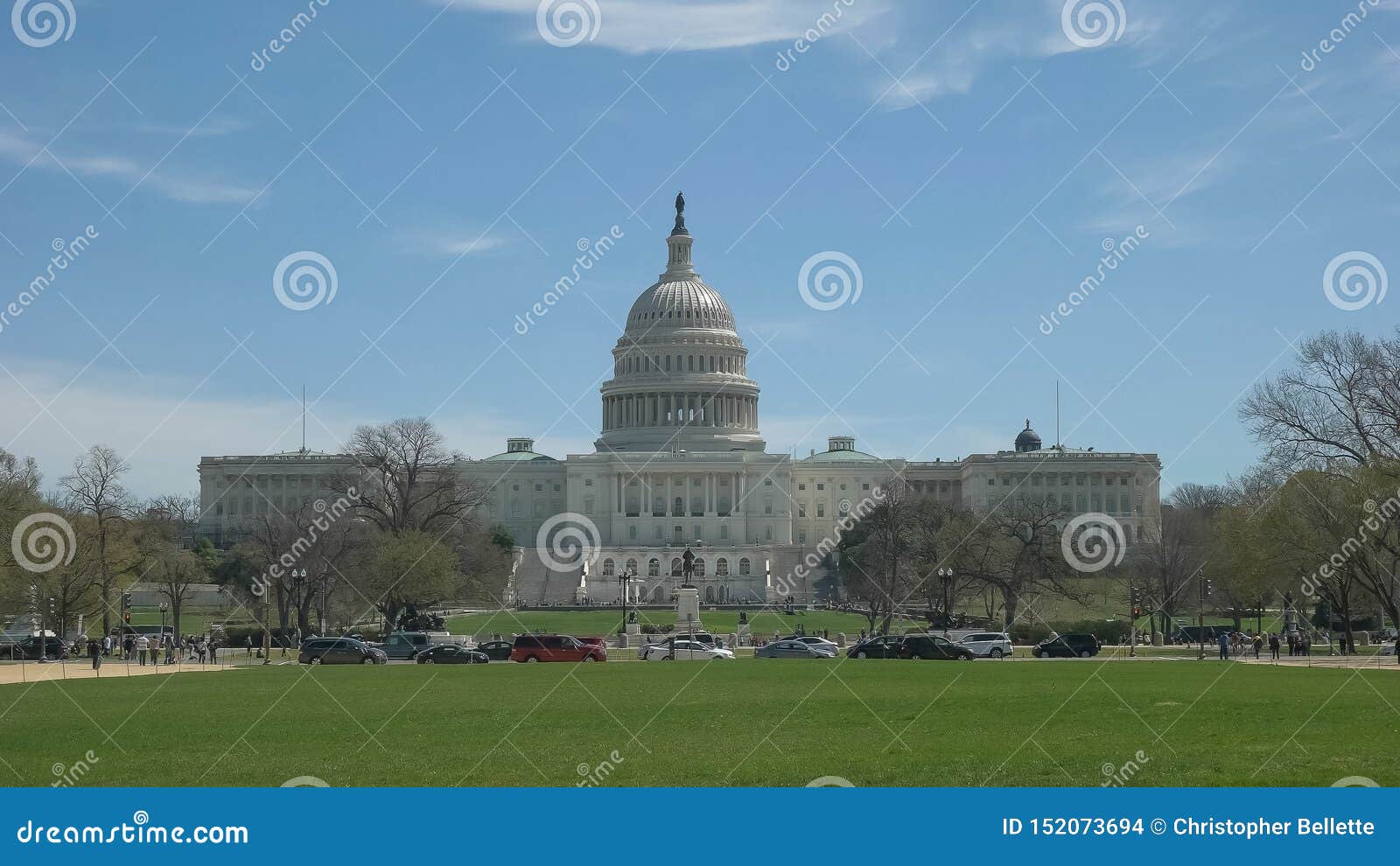 Front on View of the Us Capitol Building in Washington Stock Photo ...