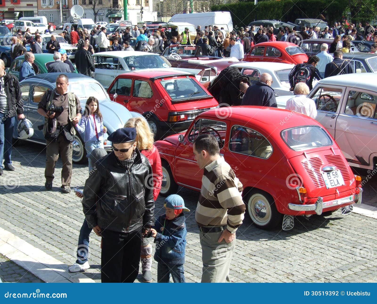 Spring Retro Parade editorial photography. Image of bucharest - 30519392
