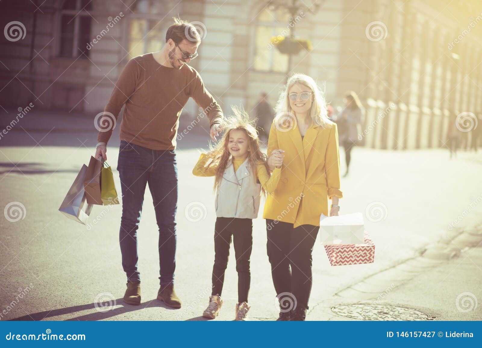 Spring shopping stock image. Image of daughter, move - 146157427