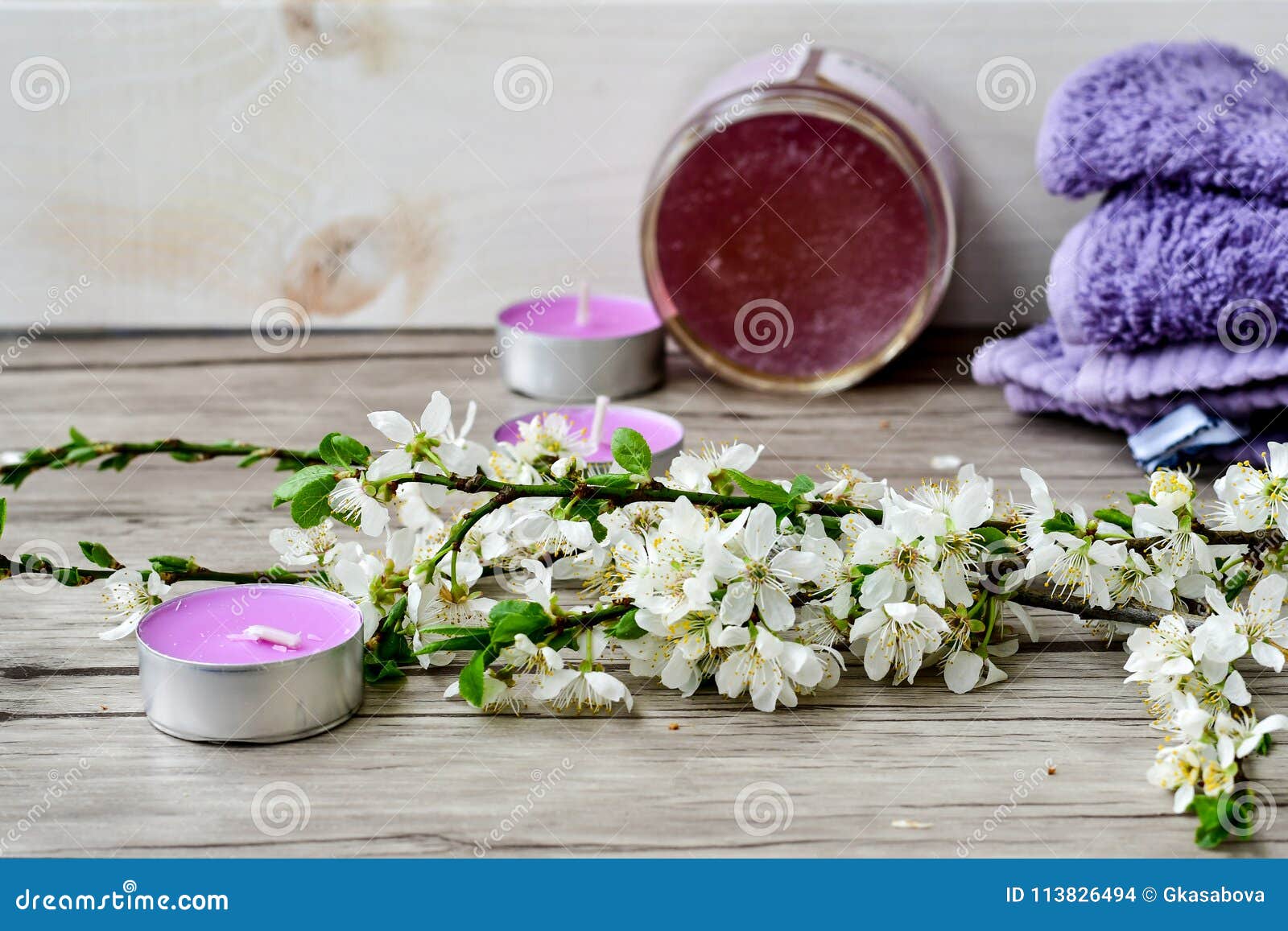 Spring spa stock foto. Image of zorg, vlam, harmonie - 113826494